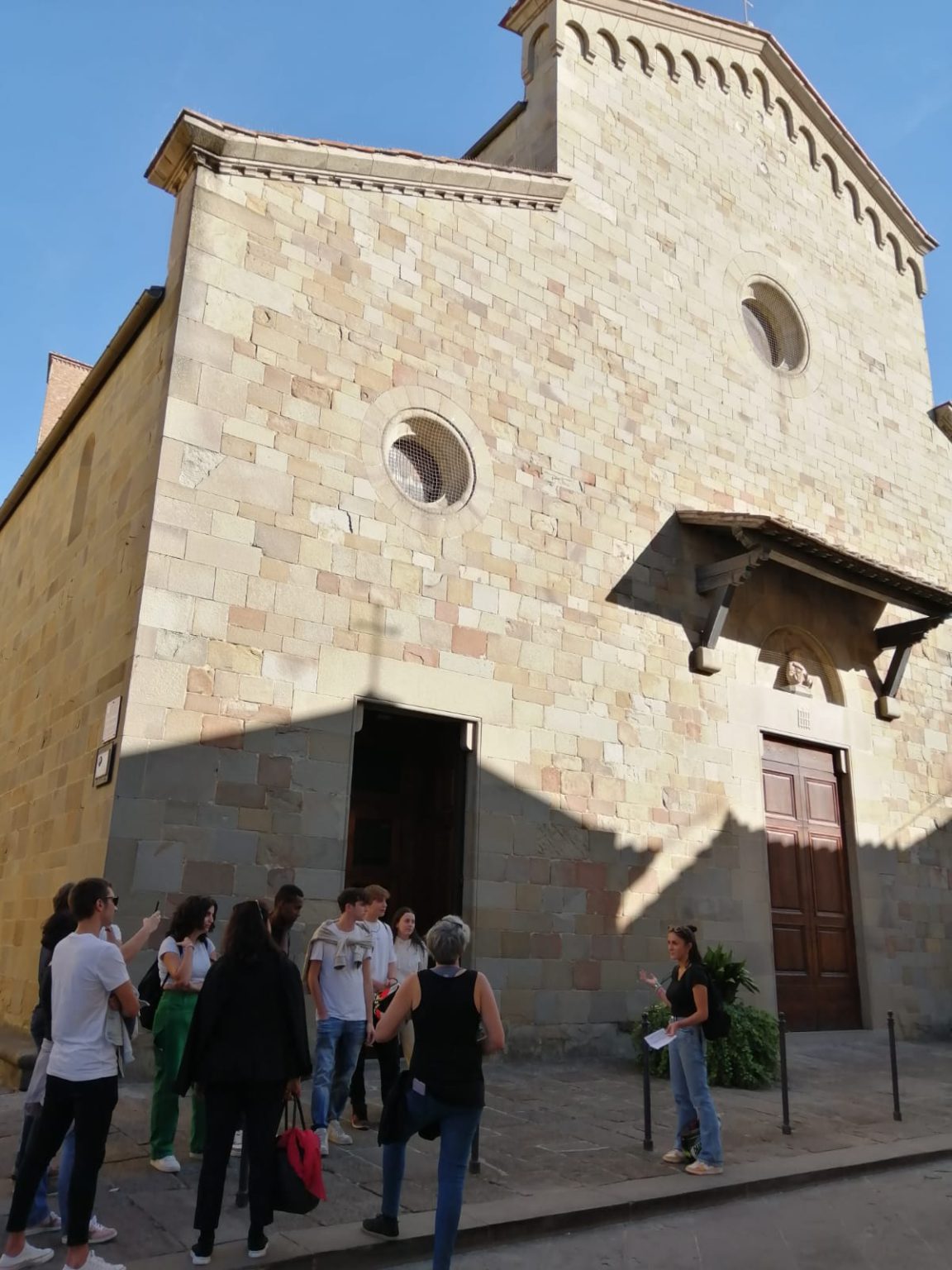 alumnat fent de guia II | INS Camí de Mar de Calafell
